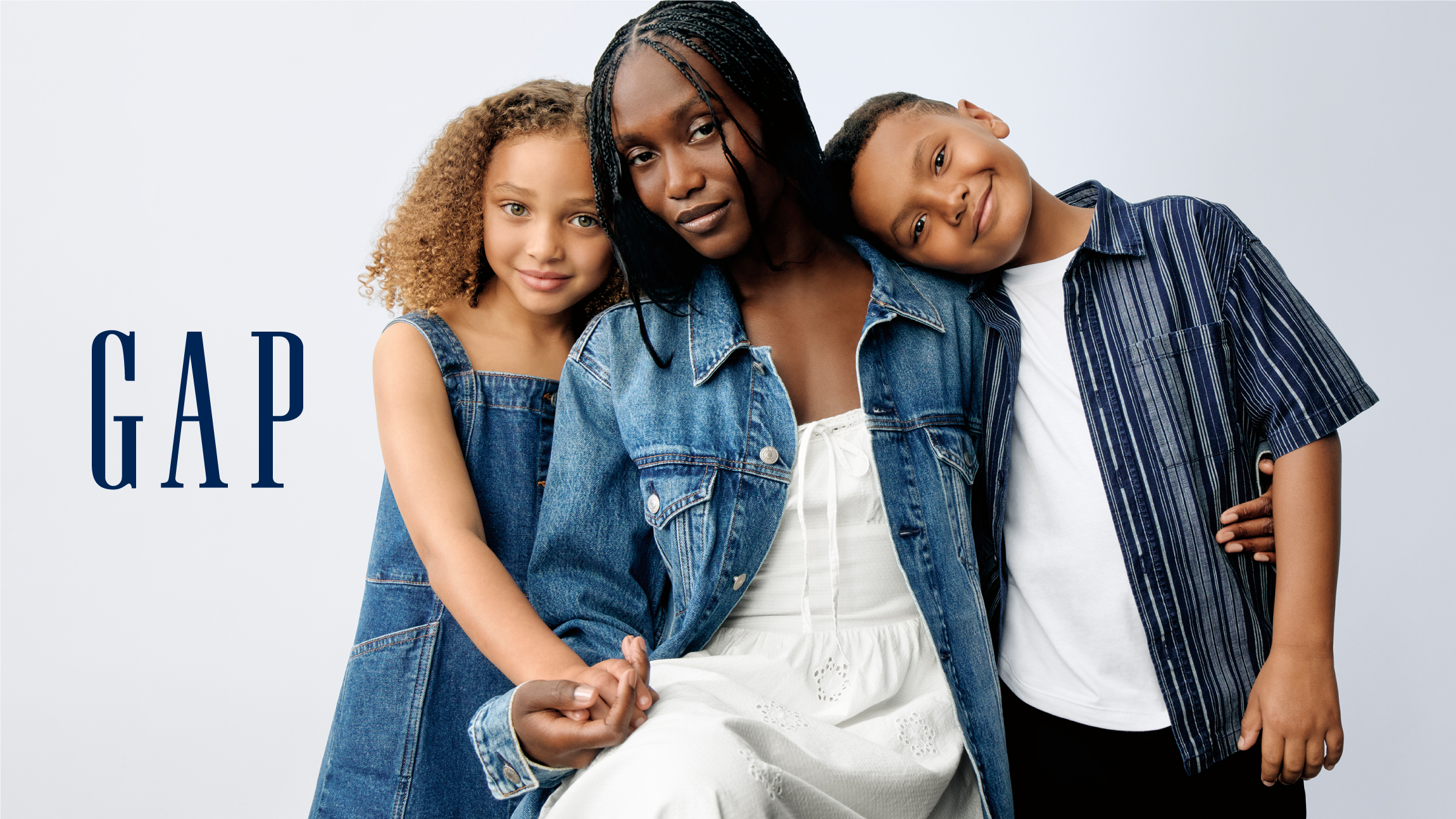 Gap、母の日に向けてファミリーリンクが楽しめる シャツやドレスなどのSUMMERアイテムを展開 | Gap